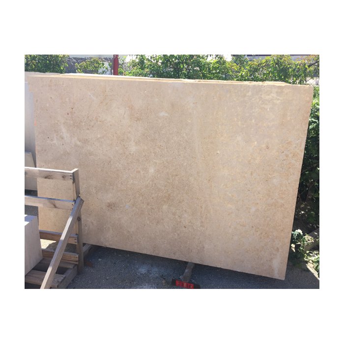 Slabs in natural limestone - Le Comptoir des Pierres